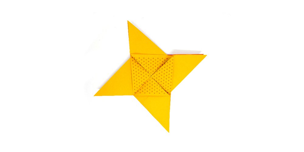 Four-Pointed Origami Star Tutorial Done in 14 Easy Steps