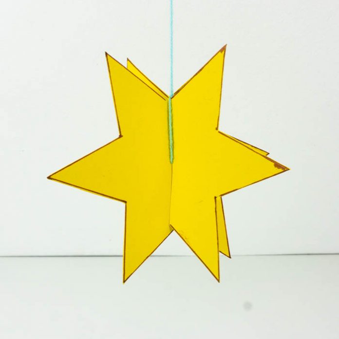3D Paper Star With Printable Star Template - diy-magazine.com