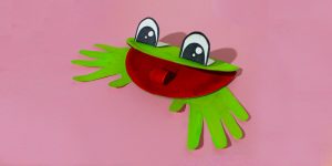 DIY Paper Plate Frog Puppet Step-by-Step Tutorial - diy-magazine.com