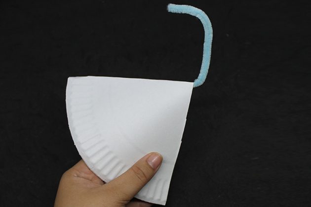 DIY Paper Plate Monster Party Hat - diy-magazine.com