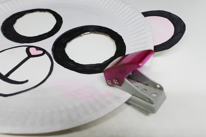 Make a Lovely Paper Plate Panda Bear Mask - diy-magazine.com