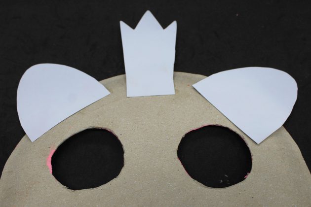 DIY Paper Plate Pig Mask with free Printable - diy-magazine.com