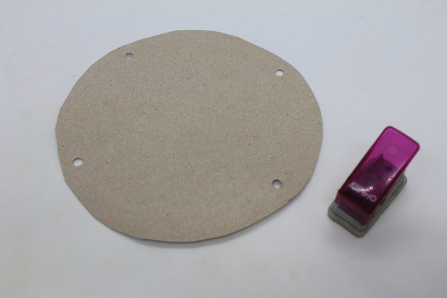 Cool Paper Plate Turtle Puppet - diy-magazine.com